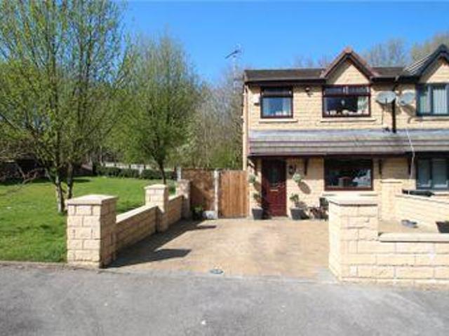 3 Bedrooms Semi detached house for sale in Woodlands View, Rochdale, Greater Manchester OL16