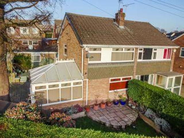 3 Bedrooms Semi detached house for sale in Woodlea Road, Yeadon, Leeds LS19