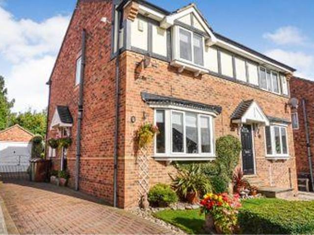 3 Bedrooms Semi detached house for sale in Woodside Avenue, Leeds LS7