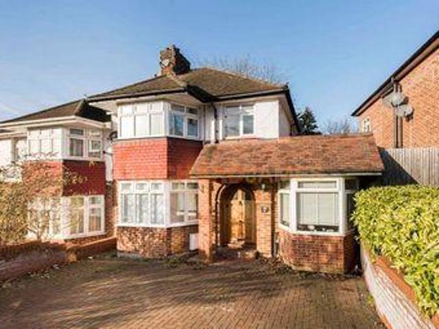 3 Bedrooms Semi detached house for sale in Worcester Crescent, London NW7