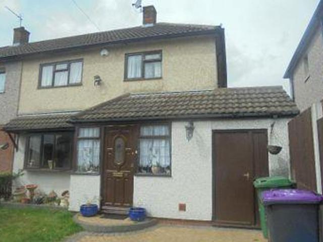 3 Bedrooms Semi detached house for sale in Worcester Road, Telford TF4