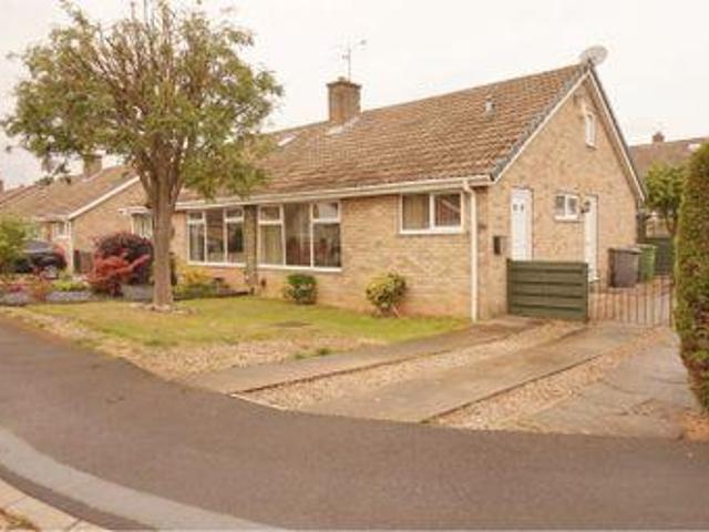 3 Bedrooms Semi detached house for sale in Wordsworth Crescent, York YO24