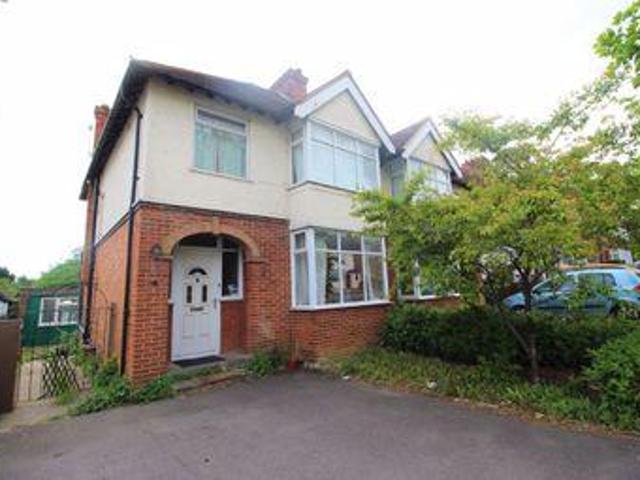 3 Bedrooms Semi detached house for sale in Worplesdon Road, Guildford GU2