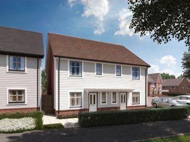 3 Bedrooms Semi detached house for sale in Worthing Road, Southwater RH13