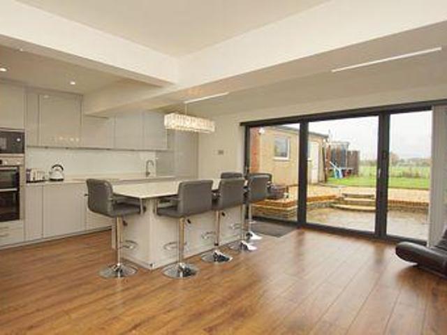 3 Bedrooms Semi detached house for sale in Watleys End Road, Winterbourne, Bristol BS36