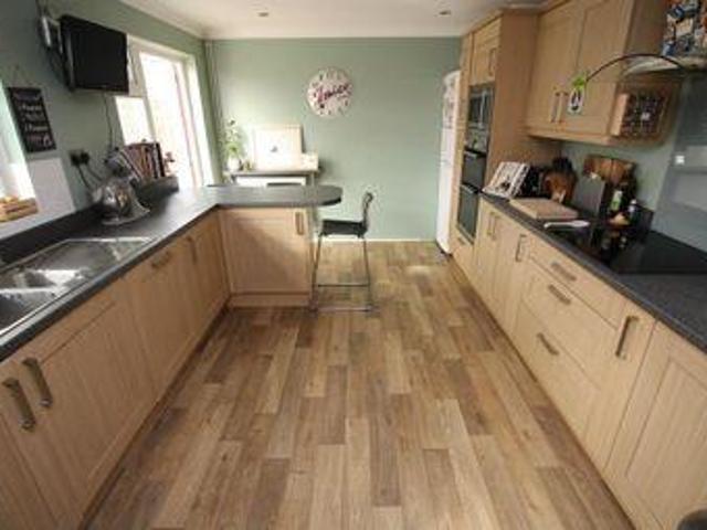 3 Bedrooms Semi detached house for sale in Wavell Close, Yate, Bristol BS37