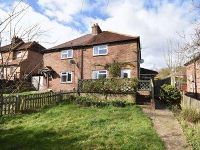 3 Bedrooms Semi detached house for sale in Waynflete Lane, Farnham GU9