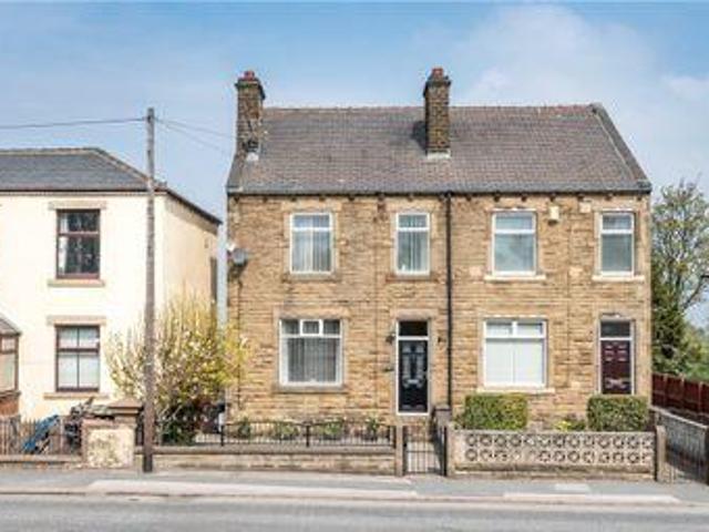 3 Bedrooms Semi detached house for sale in Wakefield Road, Drighlington, Bradford, West Yorkshire BD11