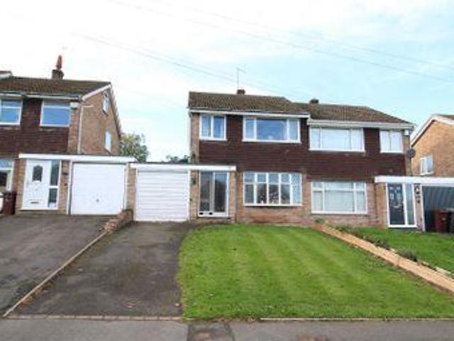 3 Bedrooms Semi detached house for sale in Walden Gardens, Penn, Wolverhampton WV4