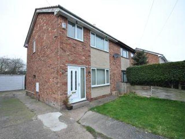 3 Bedrooms Semi detached house for sale in Walnut Road, Thorne, Doncaster DN8