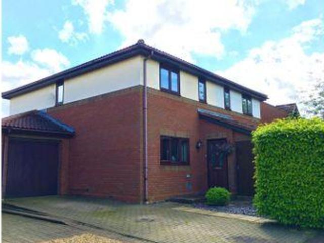 3 Bedrooms Semi detached house for sale in Walnut Tree, Milton Keynes MK7