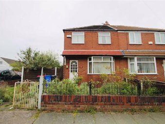 3 Bedrooms Semi detached house for sale in Warwick Avenue, Wardley, Swinton, Manchester M27