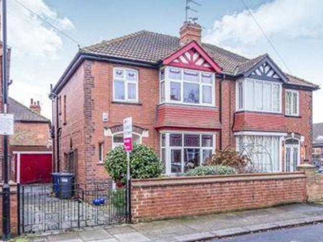 3 Bedrooms Semi detached house for sale in Welbeck Road, Doncaster DN4