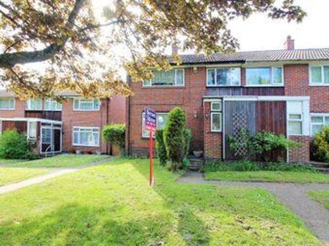 3 Bedrooms Semi detached house for sale in Well Hall Road, London SE9