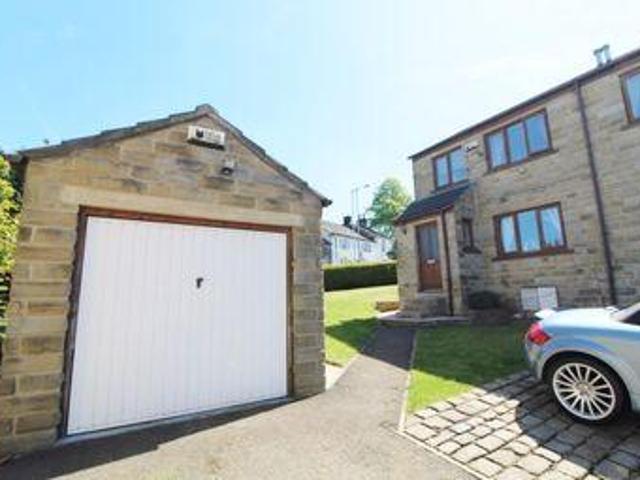 3 Bedrooms Semi detached house for sale in Well Ings Close, Shepley, Huddersfield HD8