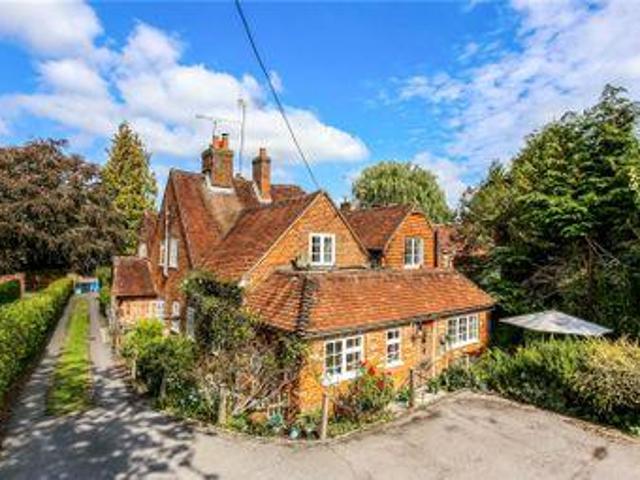 3 Bedrooms Semi detached house for sale in Well Road, Crondall, Farnham, Hampshire GU10