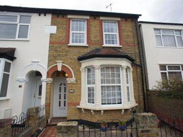 3 Bedrooms Semi detached house for sale in Wellington Road, Belvedere, Kent DA17