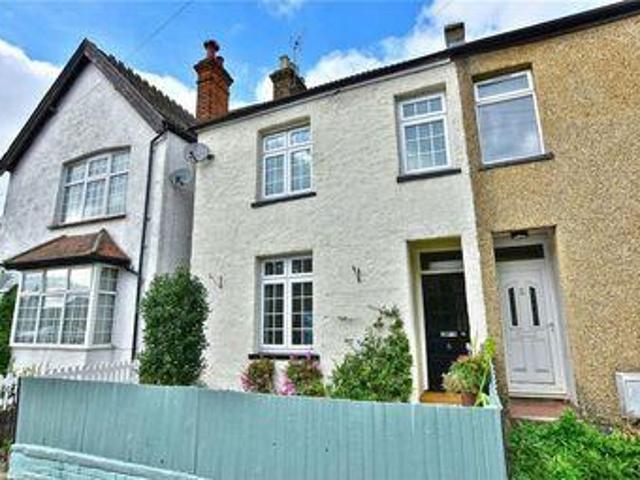 3 Bedrooms Semi detached house for sale in Wellington Road, Uxbridge, Middlesex UB8