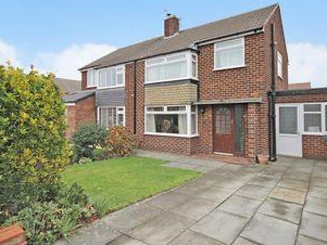 3 Bedrooms Semi detached house for sale in Welwyn Close, Thelwall, Warrington WA4