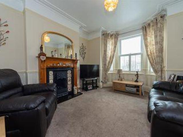 3 Bedrooms Semi detached house for sale in West Parade, Dunstable, Bedfordshire LU6