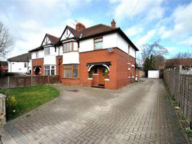 3 Bedrooms Semi detached house for sale in West Park Drive, West Park, Leeds, West Yorkshire LS16