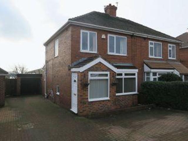 3 Bedrooms Semi detached house for sale in Westerton Road, Tingley, Wakefield WF3