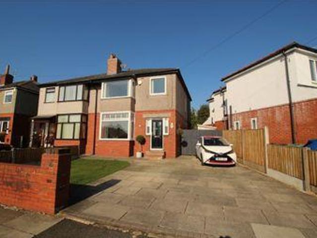 3 Bedrooms Semi detached house for sale in Westgate Avenue, Holcombe Brook, Bury, Lancashire BL0