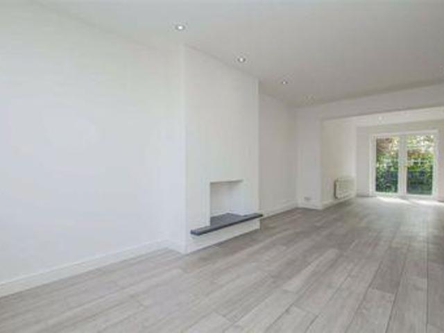 3 Bedrooms Semi detached house for sale in Westgate Drive, Swinton, Manchester M27