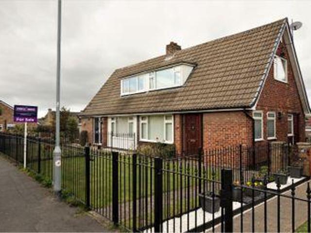 3 Bedrooms Semi detached house for sale in Wharfedale Rise, Wakefield WF3