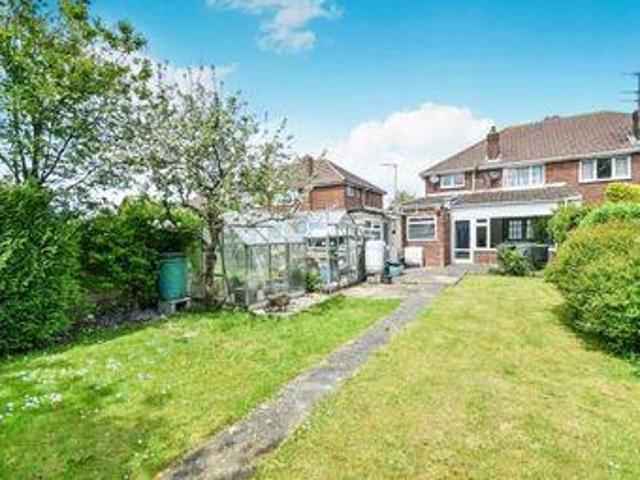 3 Bedrooms Semi detached house for sale in Wheeler Avenue, Stratton, Swindon SN2