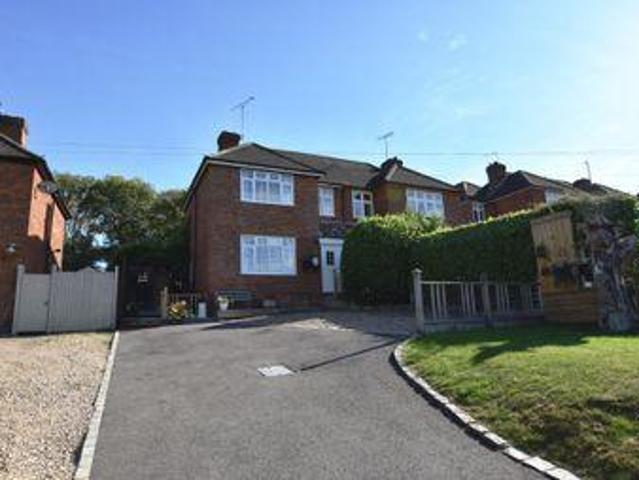 3 Bedrooms Semi detached house for sale in Whielden Lane, Winchmore Hill, Amersham HP7