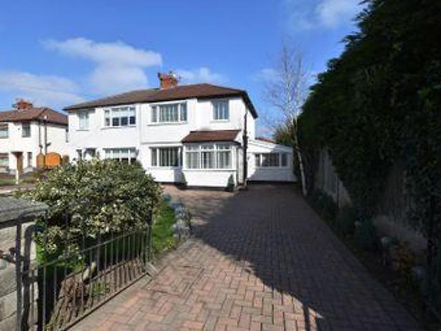3 Bedrooms Semi detached house for sale in Whinney Grove West, Maghull, Liverpool L31