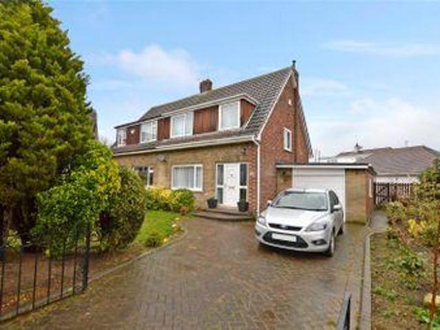 3 Bedrooms Semi detached house for sale in White Rose Avenue, Garforth, Leeds, West Yorkshire LS25