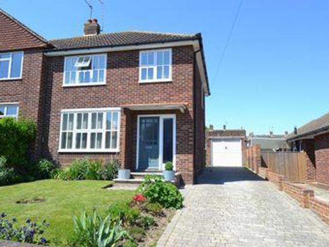 3 Bedrooms Semi detached house for sale in Whitehall Gardens, Canterbury CT2