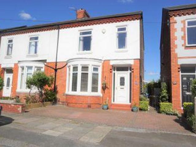 3 Bedrooms Semi detached house for sale in Whitelake Avenue, Manchester M41