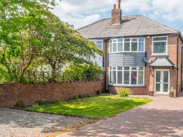3 Bedrooms Semi detached house for sale in Whitkirk Lane, Leeds LS15