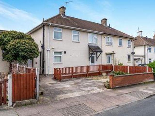 3 Bedrooms Semi detached house for sale in Whitteney Drive North, Leicester. LE2