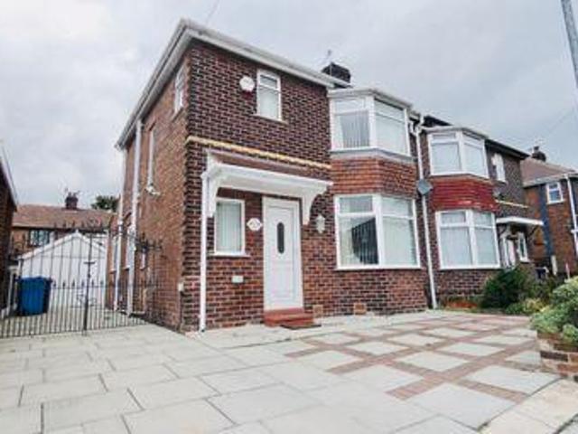3 Bedrooms Semi detached house for sale in Wilfred Road, Eccles, Manchester M30