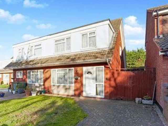 3 Bedrooms Semi detached house for sale in Willoughby Avenue, Croydon, Surrey. CR0