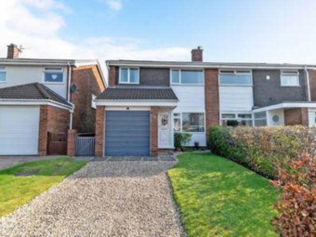 3 Bedrooms Semi detached house for sale in Willow Drive, Stockton Heath, Warrington WA4