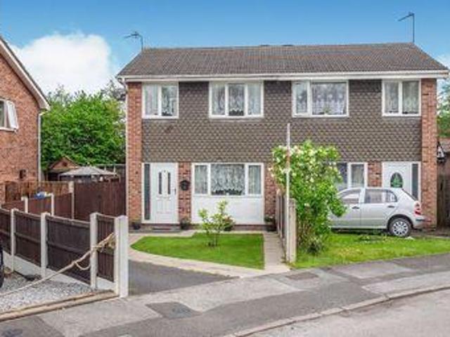 3 Bedrooms Semi detached house for sale in Willaston Close, Nottingham NG6