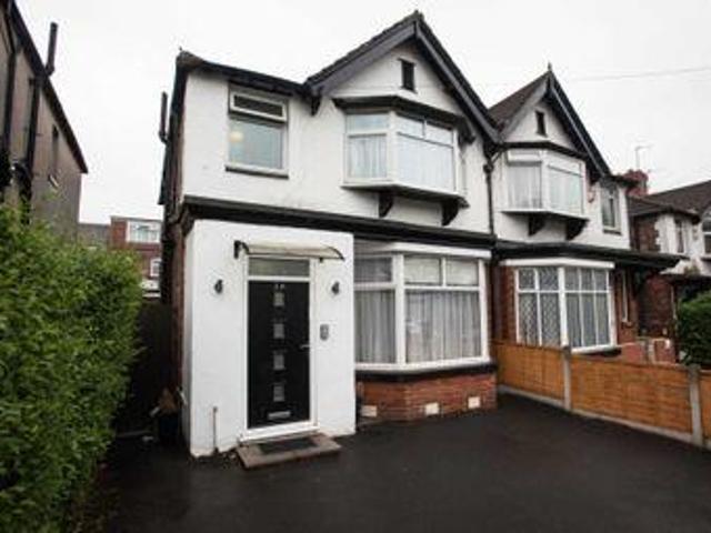 3 Bedrooms Semi detached house for sale in Winchester Avenue, Prestwich, Manchester M25