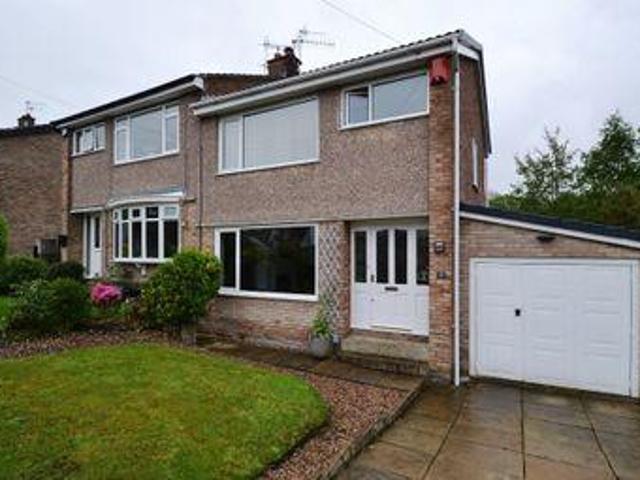 3 Bedrooms Semi detached house for sale in Windhill Old Road, Bradford BD10
