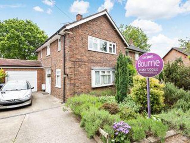 3 Bedrooms Semi detached house for sale in Windsor Way, Woking GU22