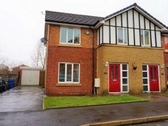3 Bedrooms Semi detached house for sale in Winslow Avenue, Mottram, Hyde SK14