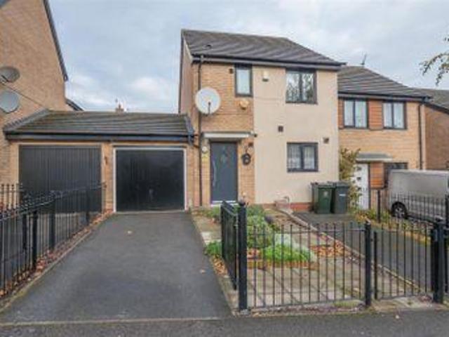 3 Bedrooms Semi detached house for sale in Winslow Road, Bradford BD10