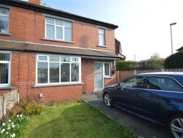 3 Bedrooms Semi detached house for sale in Wrenthorpe Lane, Wrenthorpe, Wakefield, West Yorkshire WF2