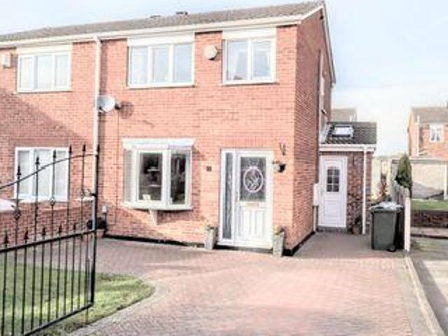 3 Bedrooms Semi detached house for sale in Tor Close, Barnsley S71