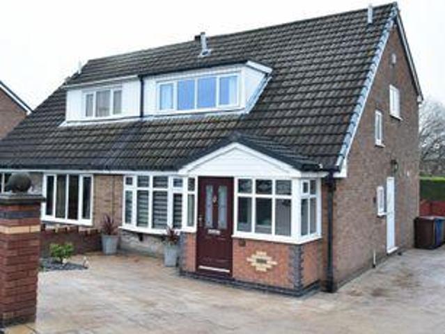 3 Bedrooms Semi detached house for sale in Taunton Avenue, Leigh WN7