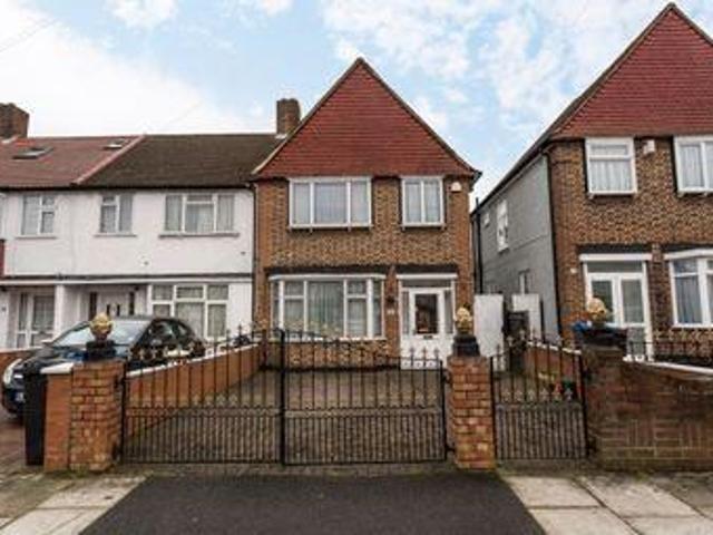 3 Bedrooms Semi detached house for sale in Tavistock Crescent, Mitcham CR4